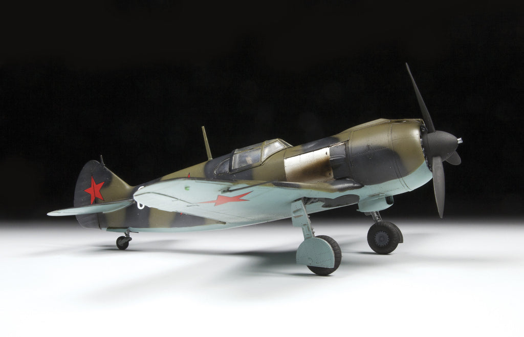 Zvezda 1/48 scale WW2 Soviet Lavochkin La-5 Soviet Fighter Aircraft Mo ...