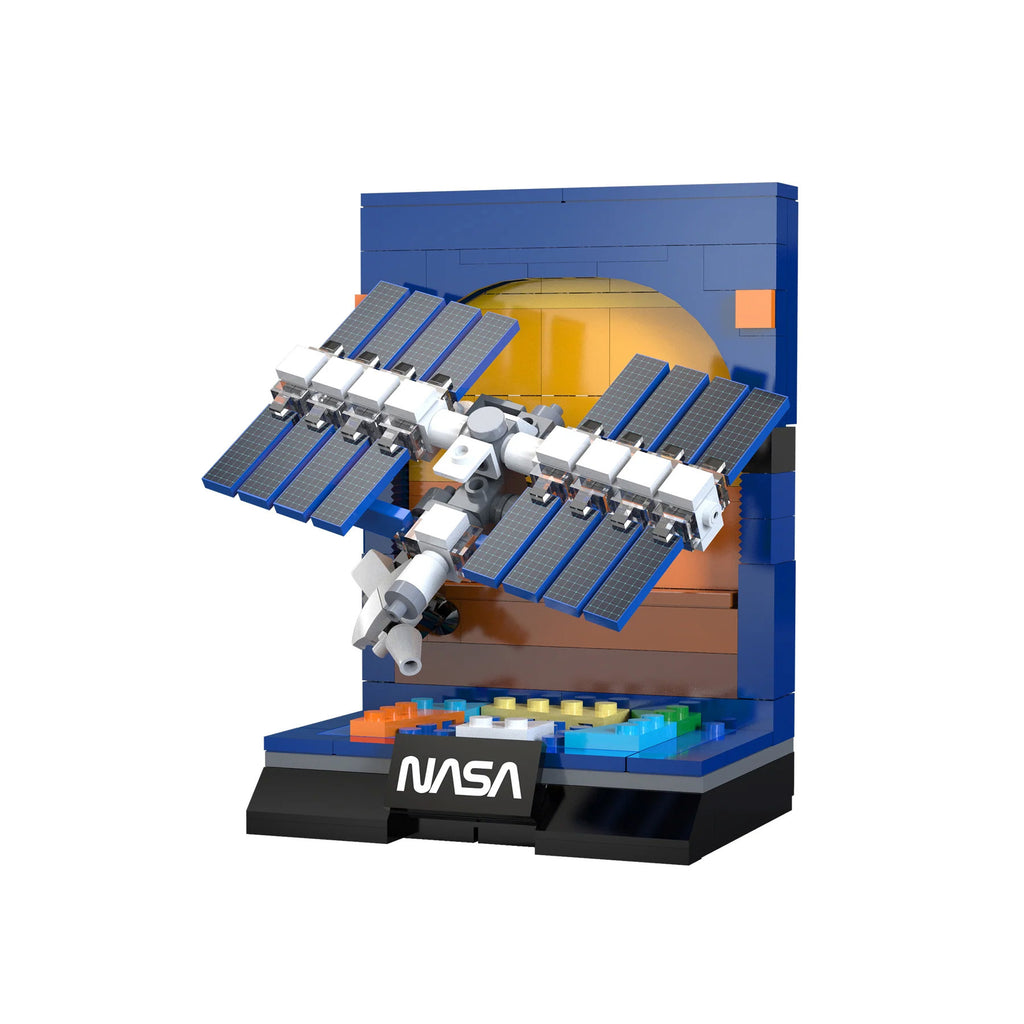 CADA SPACE & ROBOT International Space Station | Fields of Glory Models