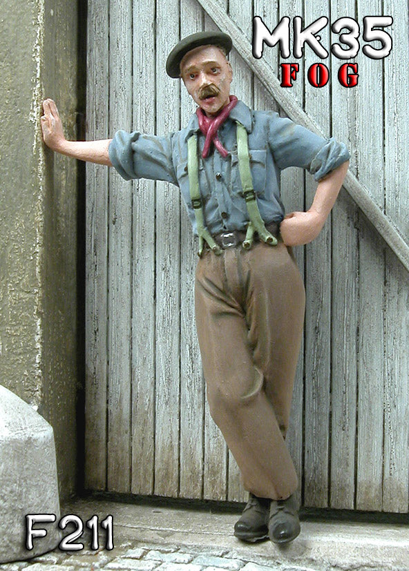 MK35 FoG models 1/35 Scale Civilian leant against wall or vehicle ...