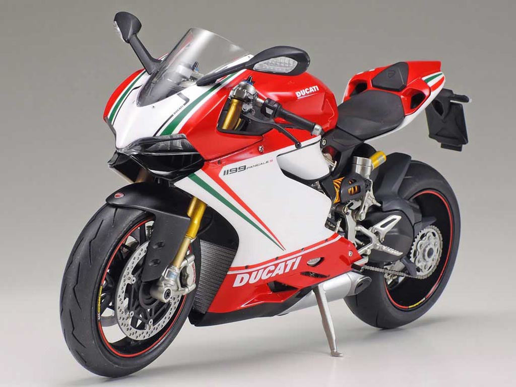 TAMIYA 1/12 Scale BIKES 1199 PANIGALE S TRICOLORE motorbike model kit ...