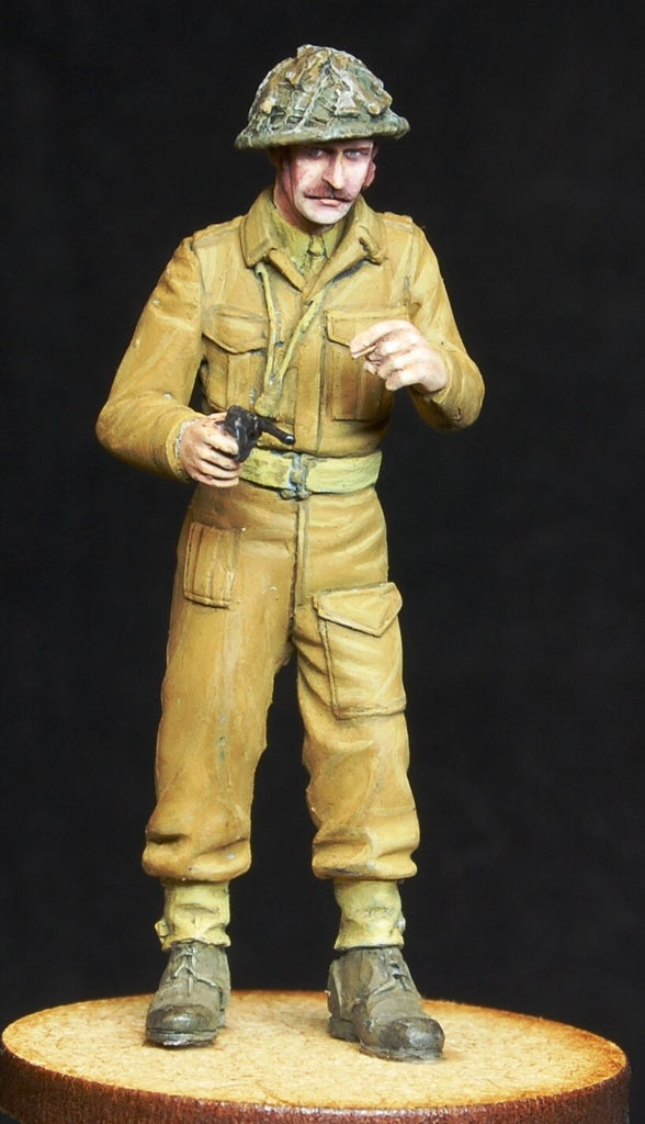 1/35 scale resin model kit WW2 British Officer | Fields of Glory Models